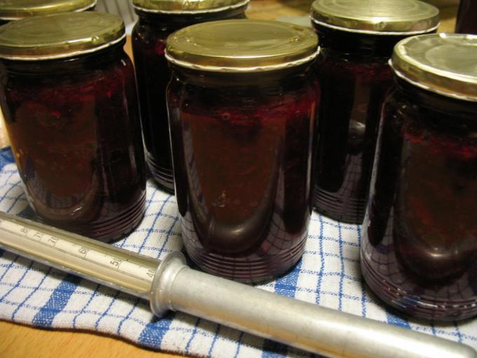 Eingelegte rote Rübe - rote Beete mit Kren/Meerrettich • Rezept ...