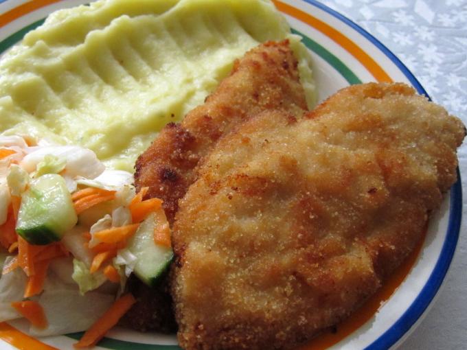 Panierte Hühnerschnitzel • Rezept | weltinmir.de
